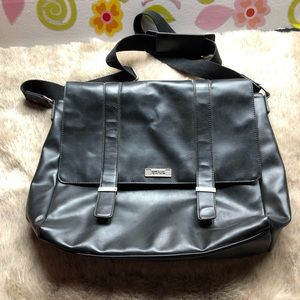 Kenneth Cole Reaction | Bags | Kenneth Cole Messenger Bag | Poshmark